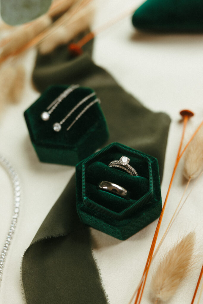 Currier Hill Farm Wedding | Courtney & Jade - sierradoesphotos.com